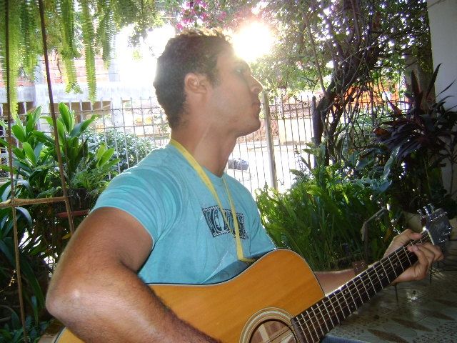 Daniel Salles fotos (3 fotos) - LETRAS.COM