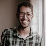 ALUNO DE OURO (PARÓDIA) (EN ESPAÑOL) - Mateus Barcelos - LETRAS.COM