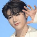 I WANNA KNOW - Zhang Hao (ZEROBASEONE) - LETRAS.COM