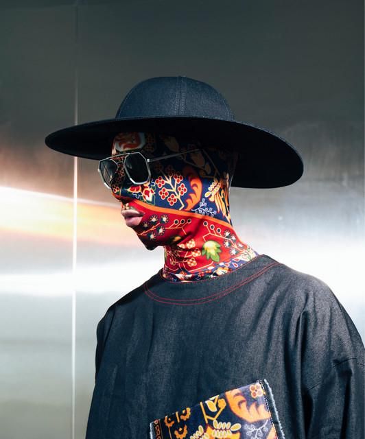 GOLDEN TEARS (EN ESPAÑOL) - Carpetman - LETRAS.COM