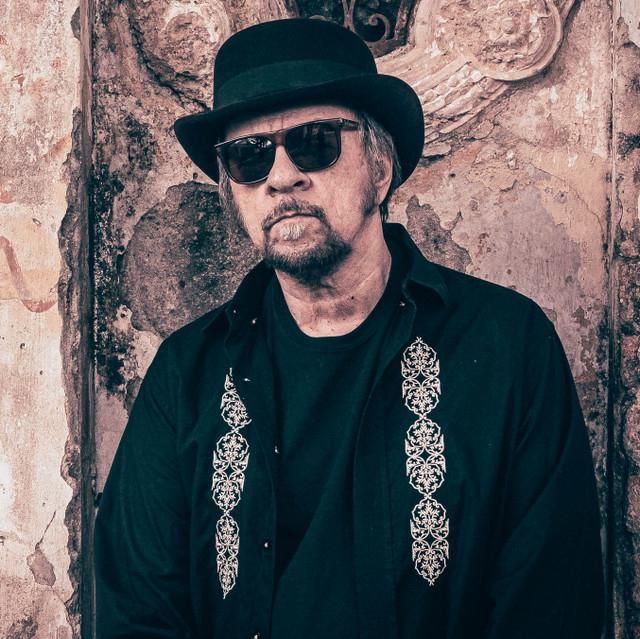 RADINHO DE PILHA - Marcelo Nova - LETRAS.COM