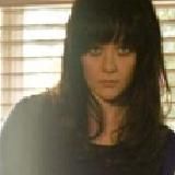 HIDE (EN ESPAÑOL) - Stacy Clark - LETRAS.COM