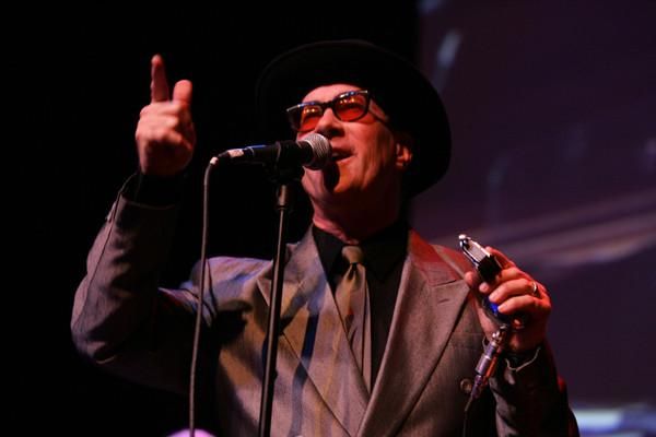 MR. TWO / THIRDS - Mark Hummel - LETRAS.COM