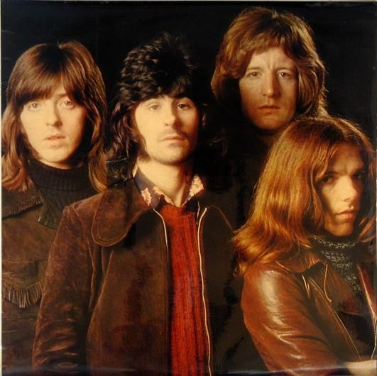 AIRWAVES - Badfinger - LETRAS.COM