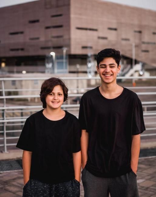 Kaleb & Josh fotos (2 fotos) | Cifra Club