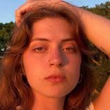 SPRING INTO SUMMER - Lizzy McAlpine - LETRAS.COM