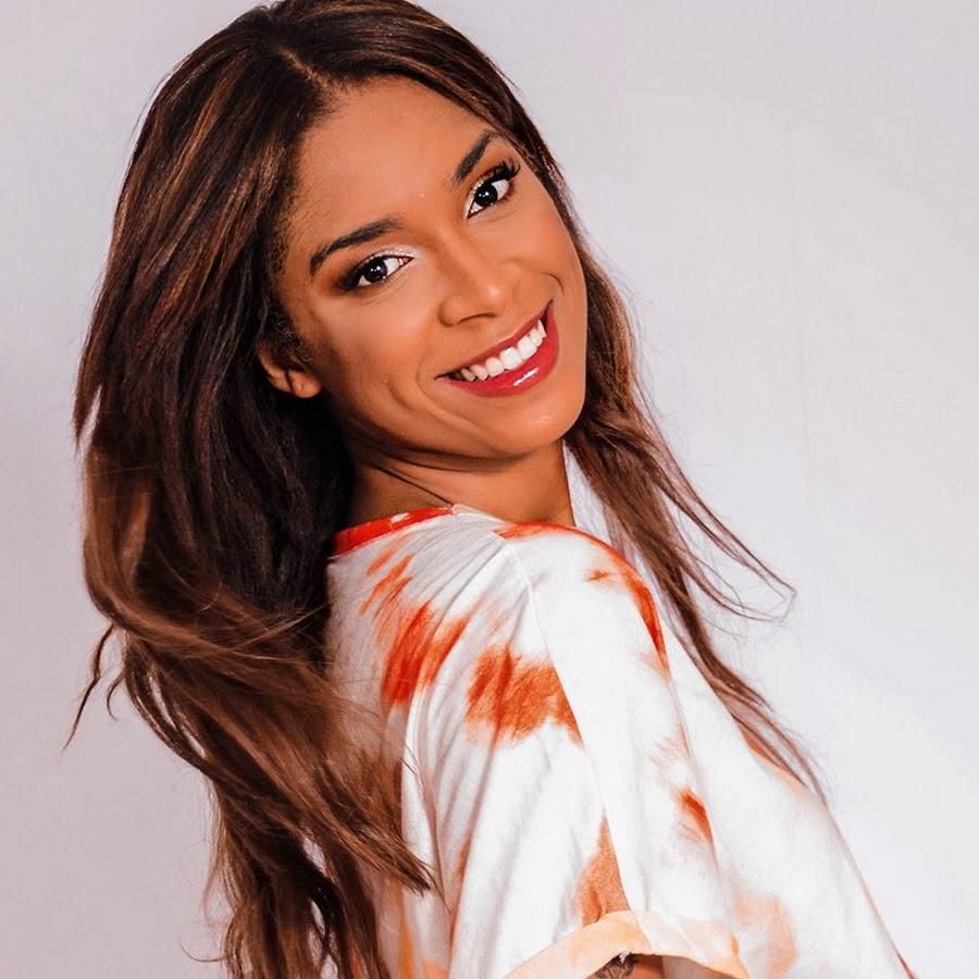 Kim Sola fotos (11 fotos) - LETRAS.MUS.BR