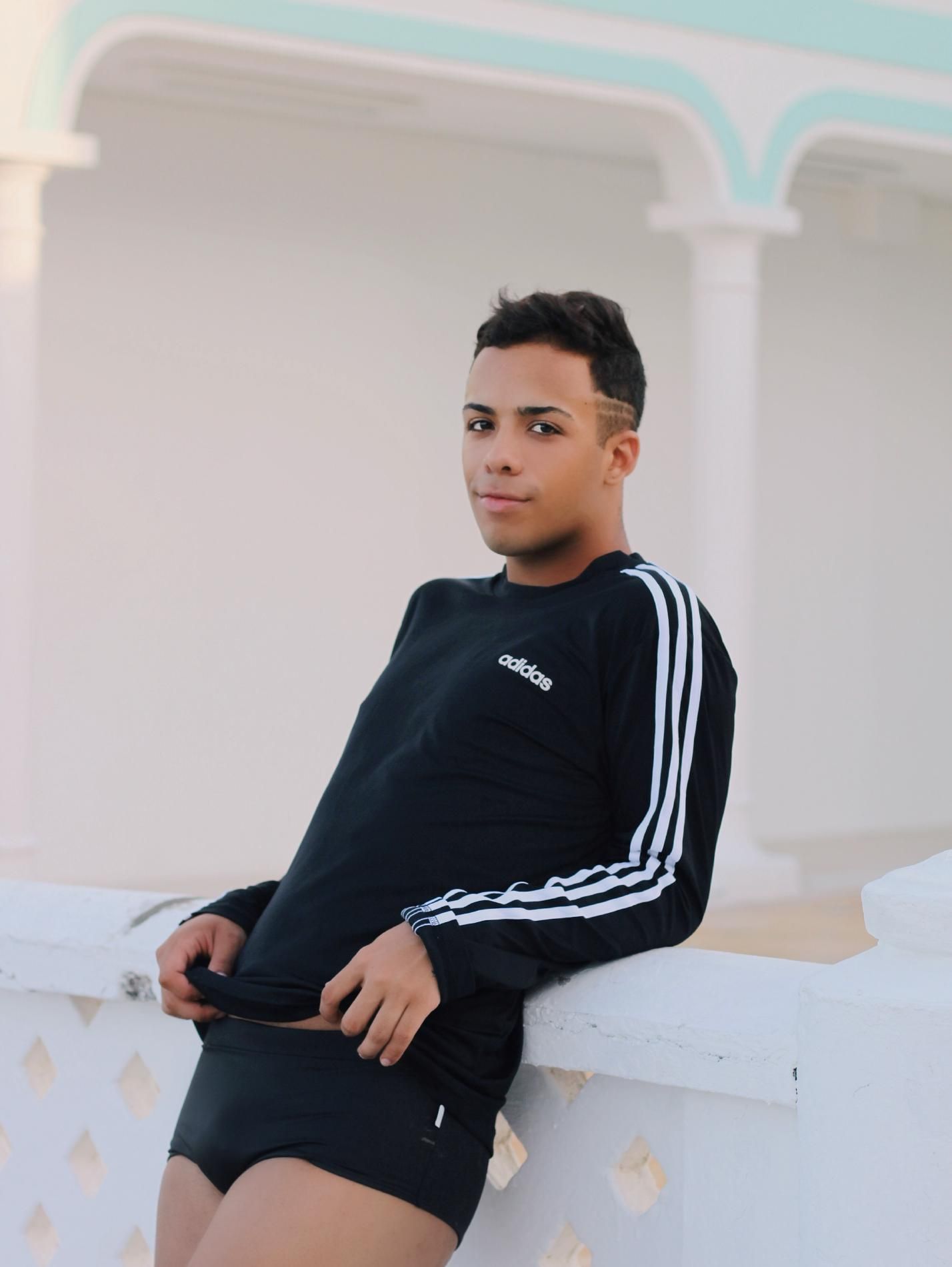 AQUECENDO COM YURI GABE (EN ESPAÑOL) - Yuri Gabe - LETRAS.COM