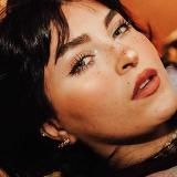 I AM WOMAN (EN ESPAÑOL) - Emmy Meli - LETRAS.COM