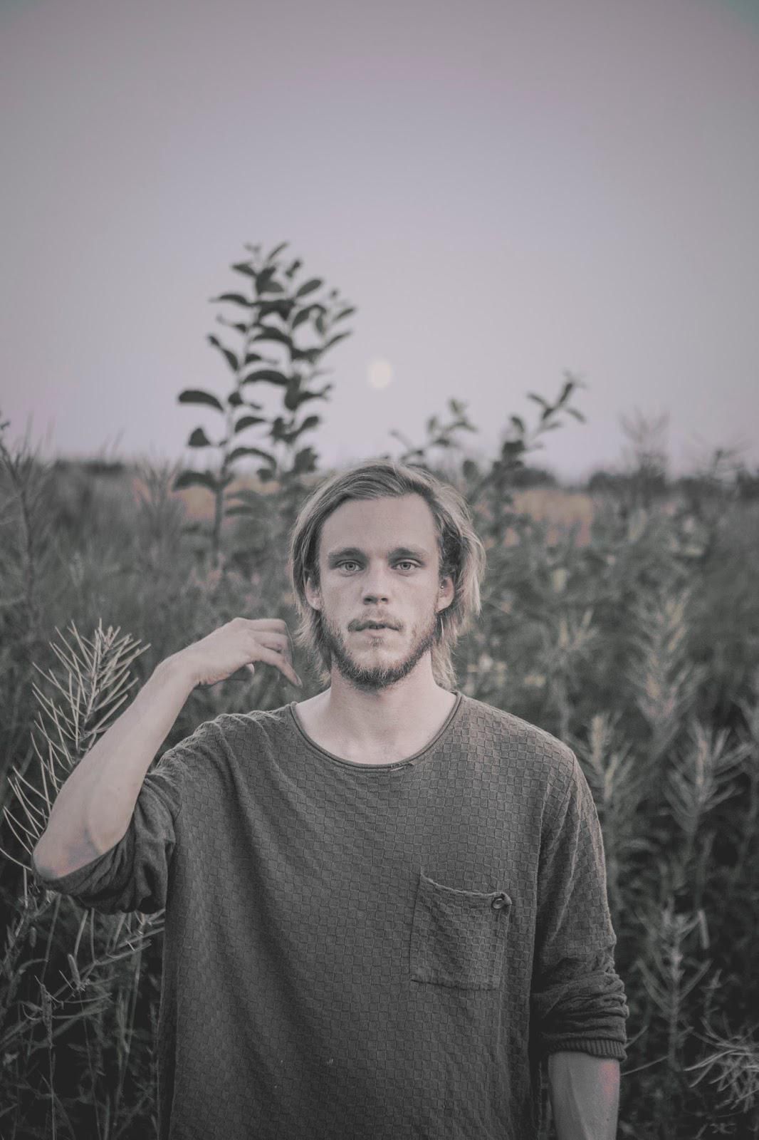 CASTLE IN THE SKY - Freyr - LETRAS.COM