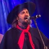 DONA MELODIA - Leonel Gomez - LETRAS.COM