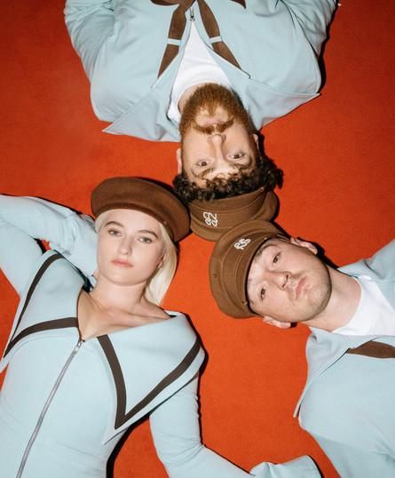 2S N 3S (FEAT. LEOSTAYTRILL) - Clean Bandit - LETRAS.COM