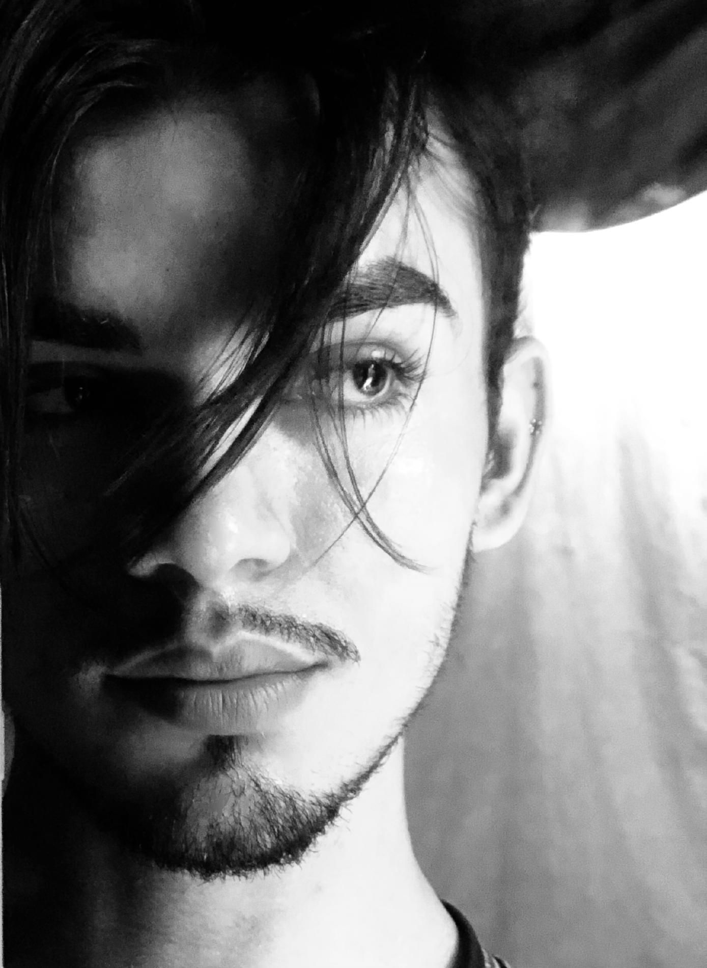 Álex Fox fotos (42 fotos) - LETRAS.MUS.BR