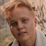 KISSED A GIRL - Miki Ratsula - LETRAS.COM