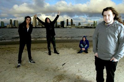 Lower Definition fotos (2 fotos) - LETRAS.COM