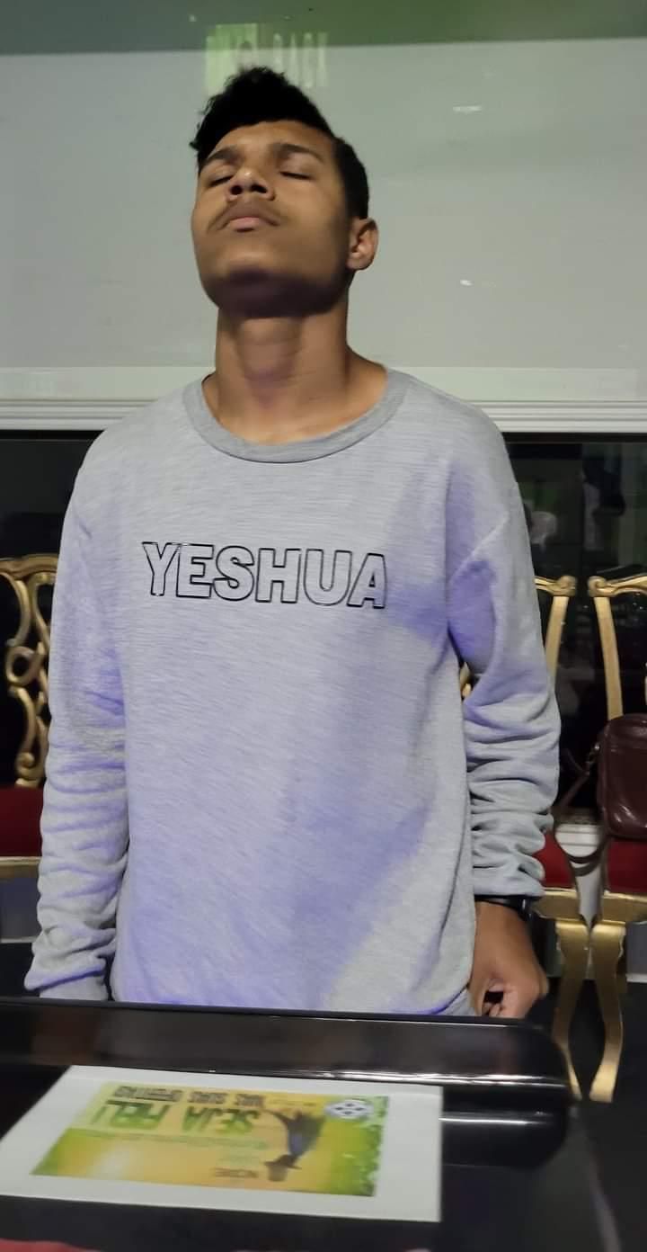 Robert Santos fotos (2 fotos) - LETRAS.MUS.BR