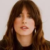 FAULT LINE - Elle Coves - LETRAS.COM