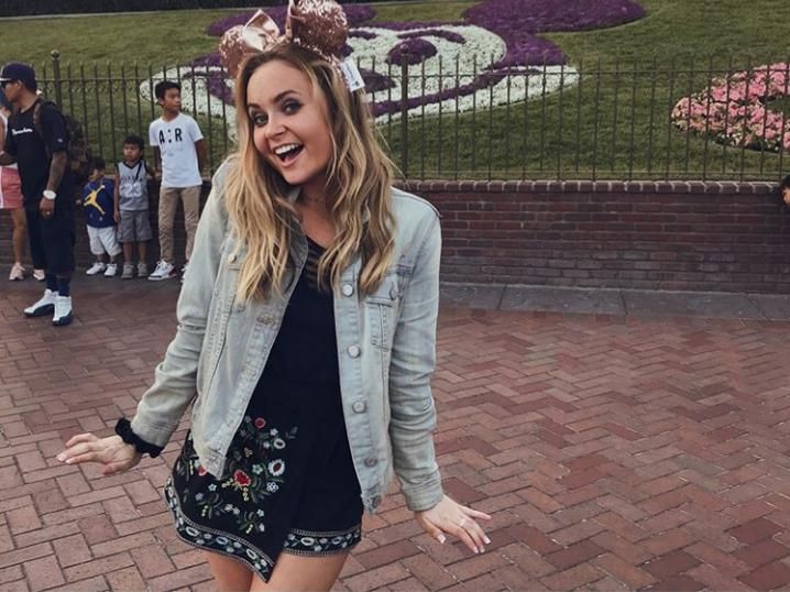 Ella Renn fotos (11 fotos) - LETRAS.MUS.BR